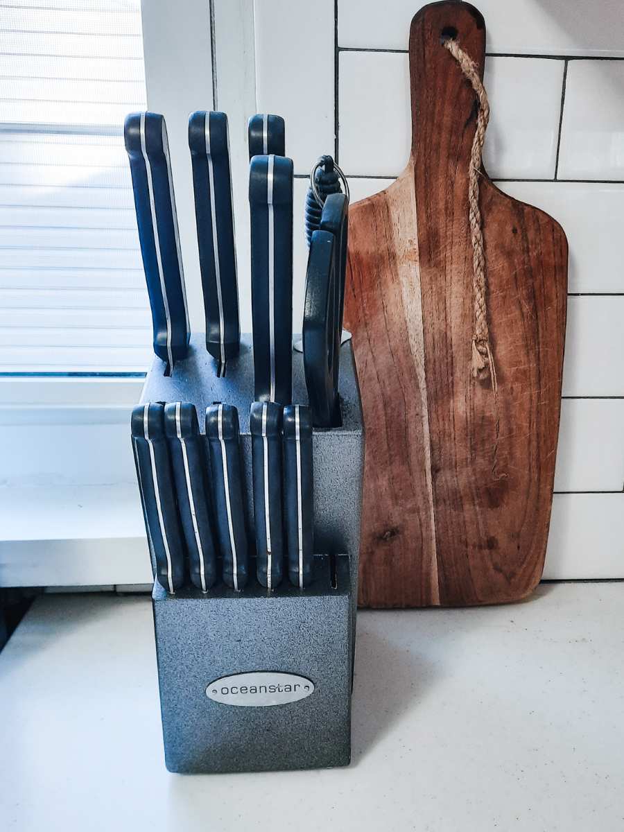 How to Choose Minimalist Kitchen Essentials - For Hope and Joy